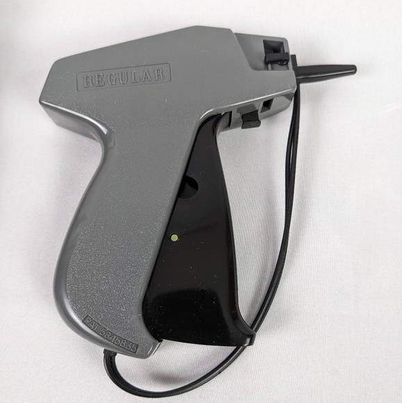 unbranded | Other | Preowned Ssw Tagging Gun In Mint Condition | Poshmark